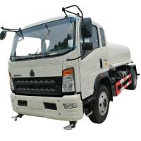 China SINO TRUK HOWO 4*2 light duty 5cbm Bulk oil petrol tanker vehicle for sale, Good quality HOWO oil refueler vehicle for sale