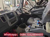 China Lower price and good price RHD 10T HOWO livestock day old chicks transported truck baby chicks van truck for sale for sale