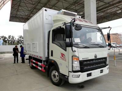 China FRP + 80mm PU Slices 10000-50000 Babychicks Transportation Truck mini diesel engine poultry chicks transported van car for sale