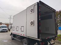 China High quality and best price 25000 HOWO baby chicks transported truck poultry day old birds van vehicle for KENYA for sale
