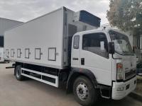 China high quality competitive price SINOTRUK HOWO 4*2 RHD farm-oriented livestock poultry day old chicks transported vehicle for sale