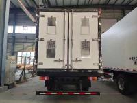 China high quality competitive price SINOTRUK HOWO 4*2 RHD farm-oriented livestock poultry day old chicks transported vehicle for sale