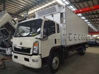 China Chinamade HOWO diesel poultry chicks van vehicle 40000 capacity for sale High quality animal for sale