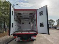 China Good quality factory direct sale 30000 farm-oriented day old birds transporter HOWO hatcheries baby chicks van truck for sale