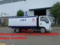 China Factory sale best price ISUZU 4*2 LHD 98hp diesel street sweeping vehicle, street broom bear sweeper truck for sale for sale