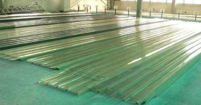 China Soundproofing FRP Daylighting Tile with 75-86% Light Transmittance and B1 Flame Retardant Grade for Industrial Roofing for sale