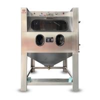 China Customized Wet Sandblasting Machine with Large Inspection Window for sale