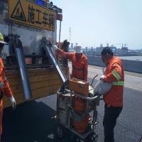China No Wrinkles BS 3262 Thermoplastic Road Marking Paint For Pavement Marking for sale