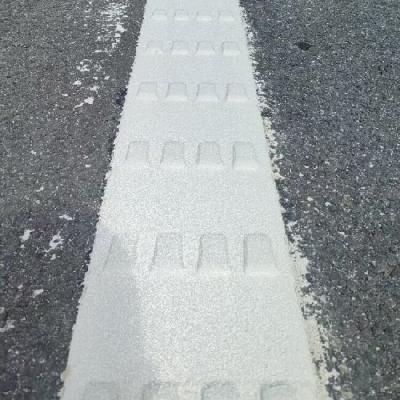 China Long Lasting AASHTO M249 Corrosion Resistant Thermoplastic Paint for Road Markings for sale