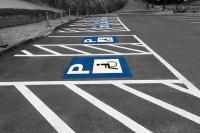 China Fast Drying Crack Resistant Anti Slip Preformed Thermoplastic Road Markings and Hot Melt Traffic Line Paint for sale