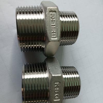China AISI 304 Stainless Steel Cast Threaded Hexagon Reducing Nipple 1 1/4 x 1 Inch Class 1000 for sale