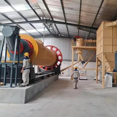 China High Capacity Small Ball Mill For Grinding Quartz Sand For Energy Mining Needs With 1 for sale