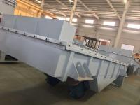 China Engine-Driven Linear Copper Powder Metal Industry Vibrating Sieve with Vertical Motor for sale