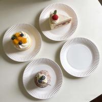 China Biodegradable Disposable Paper Plates Ecofriendly Heavy Duty Round Design Suitable Catering Events Parties Picnics and Outdoor for sale
