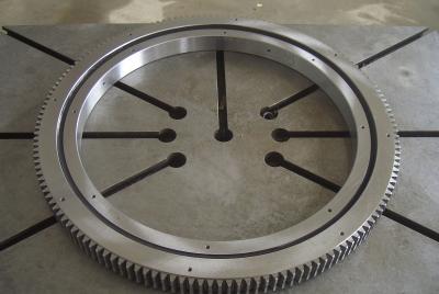 China MTE-730 Slewing Bearing 730mm Bore External Gear Four Point Contact Ball Turntable Bearing for sale