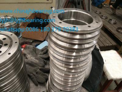 China XR820060 Crossed Tapered Roller Bearing 580mm ID 760mm OD for Vertical Machine Tool for sale