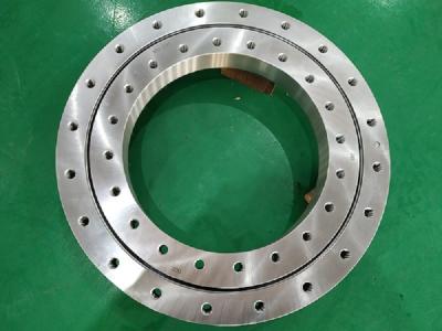 China Four Point Contact Ball Bearing MTO-324T 520.3mm OD Quench Heat Treatment HRC55-60 for sale
