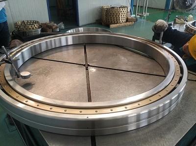 China Cylindrical Roller Bearing 539392 P5 1030x1240x92mm for Tubular Stranding Machines for sale