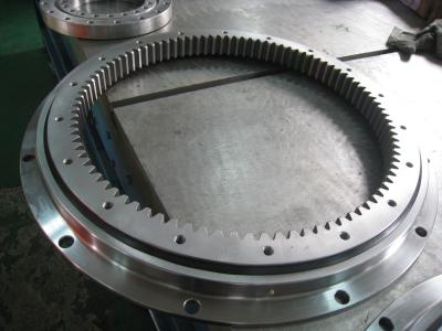 China Four Point Contact Ball Slewing Bearing 232.20.0600.503 748x547.2x56mm Internal Gear for sale