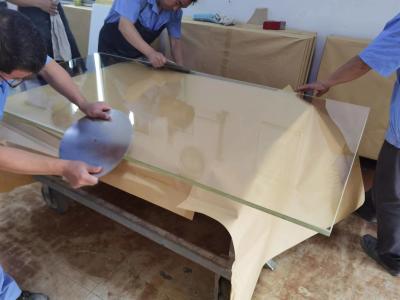 China Square Radiation Shielding Glass 20mm Thickness 2000mm Size for sale