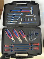 China Silver With Red Handles Non Ferrous Tool Kit Including Anti Static Safetyfeature Engineered for in Various Industries for sale