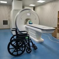 China Bariatric MRI Wheelchair with 600 Pounds Capacity 24 Inches Seat Width and Non-Magnetic Frame for sale