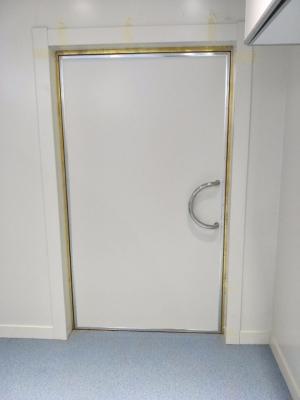China RF Shielded Door with 100 dB Shielding Effectiveness and Swing Door Opening Type for Dual-Band RF Shielding for sale