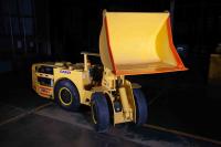 China Electric Motor HUALI 2m3 Underground Loader For Underground Construction Projects for sale