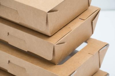 China Fast Food Kraft Paper Take Out Boxes Salad Kraft Package Box With Window for sale