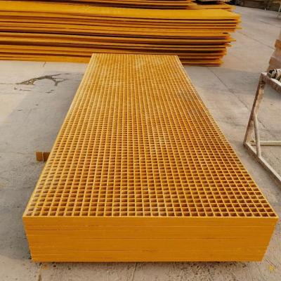 China FRP Molded Grating 100x25mm Fiberglass Floor Grating Mesh 50x50mm for sale
