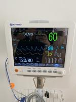 China 12.1inch Vital Signs Patient Monitor with stand for sale