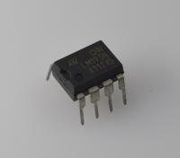 China LM193N Dual Differential Comparator 2V-36V Range Low 2mA Current Open-Collector Outputs 1.3μs Response DIP-8 for sale