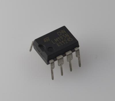 China LM193N Dual Differential Comparator 2V-36V Range Low 2mA Current Open-Collector Outputs 1.3μs Response DIP-8 for sale