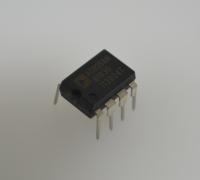 China AD828ANZ Dual 50MHz Low Noise Video Op Amp 1200V/µs Slew Rate Through Hole for sale