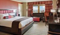 China King / Queen Size Luxury Hotel Bedroom Furniture MDF With Wood Veneer for sale