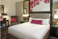China Elegant Luxury Hotel Bedroom Furniture Sets Double Dowel Eco Friendly for sale