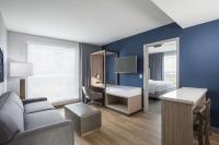 China Wooden Luxury Hotel Bedroom Furniture High Pressure Laminate HPL Casegoods for sale