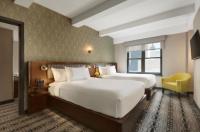 China Rubber Wood Hotel Bedroom Furniture Set High Density Foam for sale
