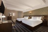 China Rubber Wood Hotel Bedroom Furniture Set High Density Foam for sale