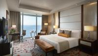 China Custom Eco Friendly Hotel Wooden Bedroom Furniture Modern Design for sale