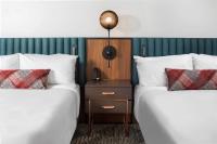 China Doubletree Modern Luxury Hotel Bedroom Furniture Sets American Style for sale