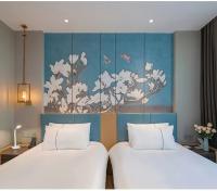 China Twin Bed Luxury Hotel Bedroom Furniture With Solid Wood Dark Yellow Finish for sale