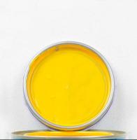 China Medium Yellow 2K Acrylic Solid Color Automotive Shop Spray Car Paint 2:1:0.3 Mix Ratio for sale