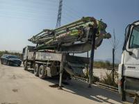 China Zoomlioon 17-Year Used Diesel Power Engine Concrete Pump Truck 49 Meters Green Arm Frame Chassis Negotiable Price Core Motor for sale