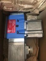 China Moog Servo Valve with Flange Mounting for Mineral Oil Usage and NBR Seal Type for sale