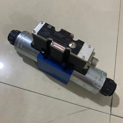 China 4WRE6W1-08-2X/G24K4/V
4WRE6E32-2X/G24K4/V
4WRE6E1-32-2X/G24K4/V German made Rexroth electromagnetic directional valve hydraulic proportional solenoid valve for sale