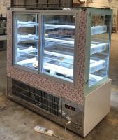China Defrosted Front Glass Macaron Display Case 2.0m 4 Layers Bottom Mount Type for sale