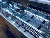 China Factory New Design Bakery Refrigerated Equipment Display Cabinet Cake Showcase for sale