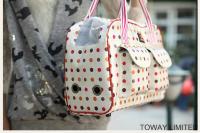 China Fashion Dots Outdoor Dog Carrier Portable Pet Supply Pet Bags for sale