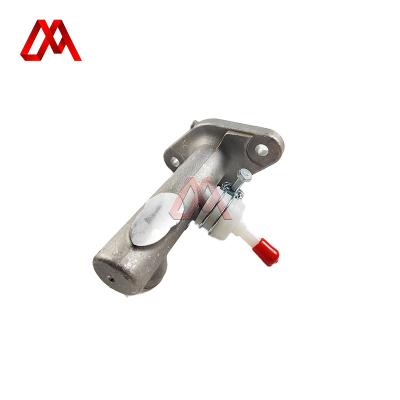 China Truck OEM Parts 8-97167404-0 Clutch Master Cylinder 8971674040 For ISUZU NPR 4HF1 for sale